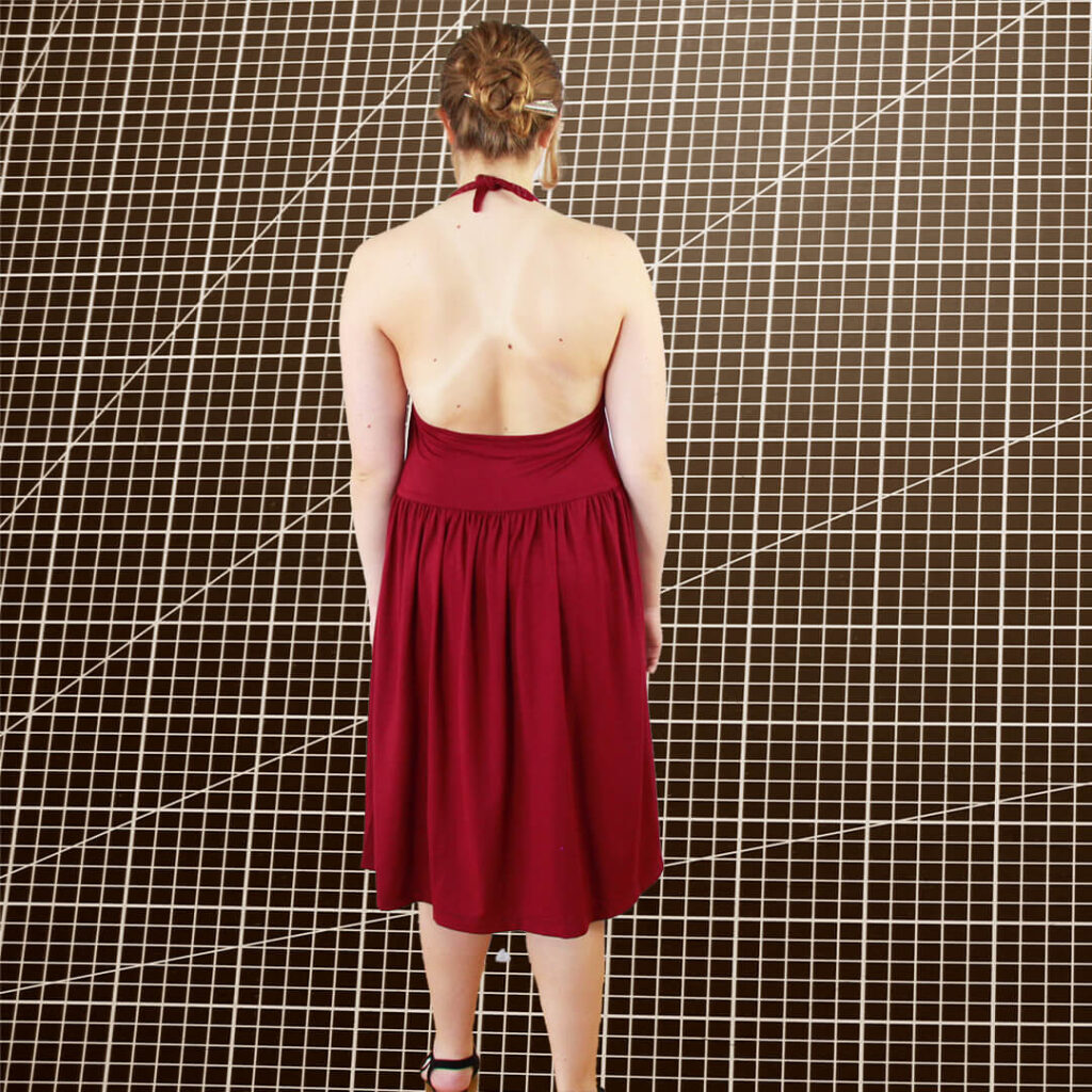 Schnittmuster: Rückenfreies Kleid mit Neckholder 🧵 Einfach